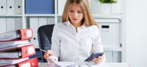 Payroll Clerk Resume Sample | +Job Description & Skills - CLR